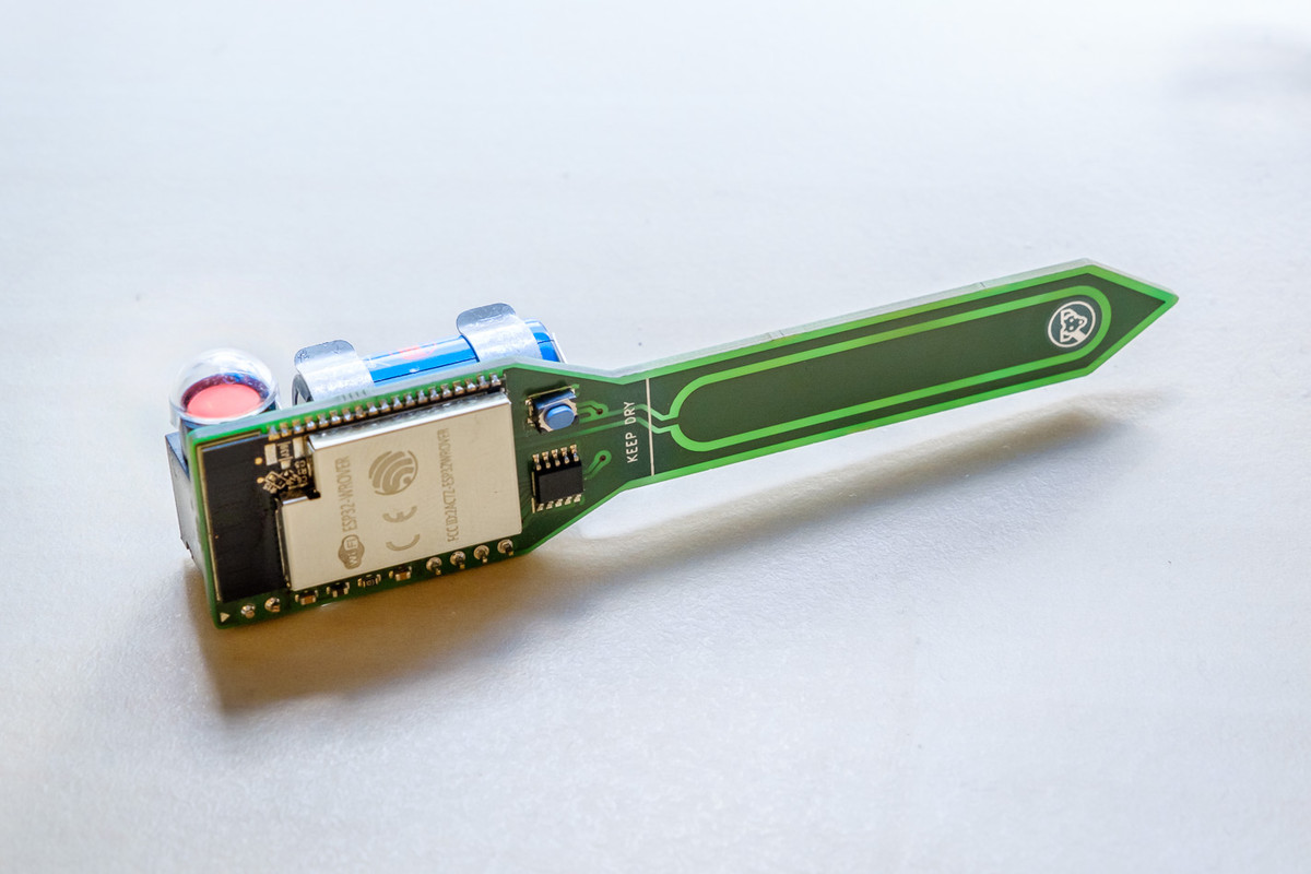 Using ESP32 touch GPIO as a soil moisture sensor - Maakbaas